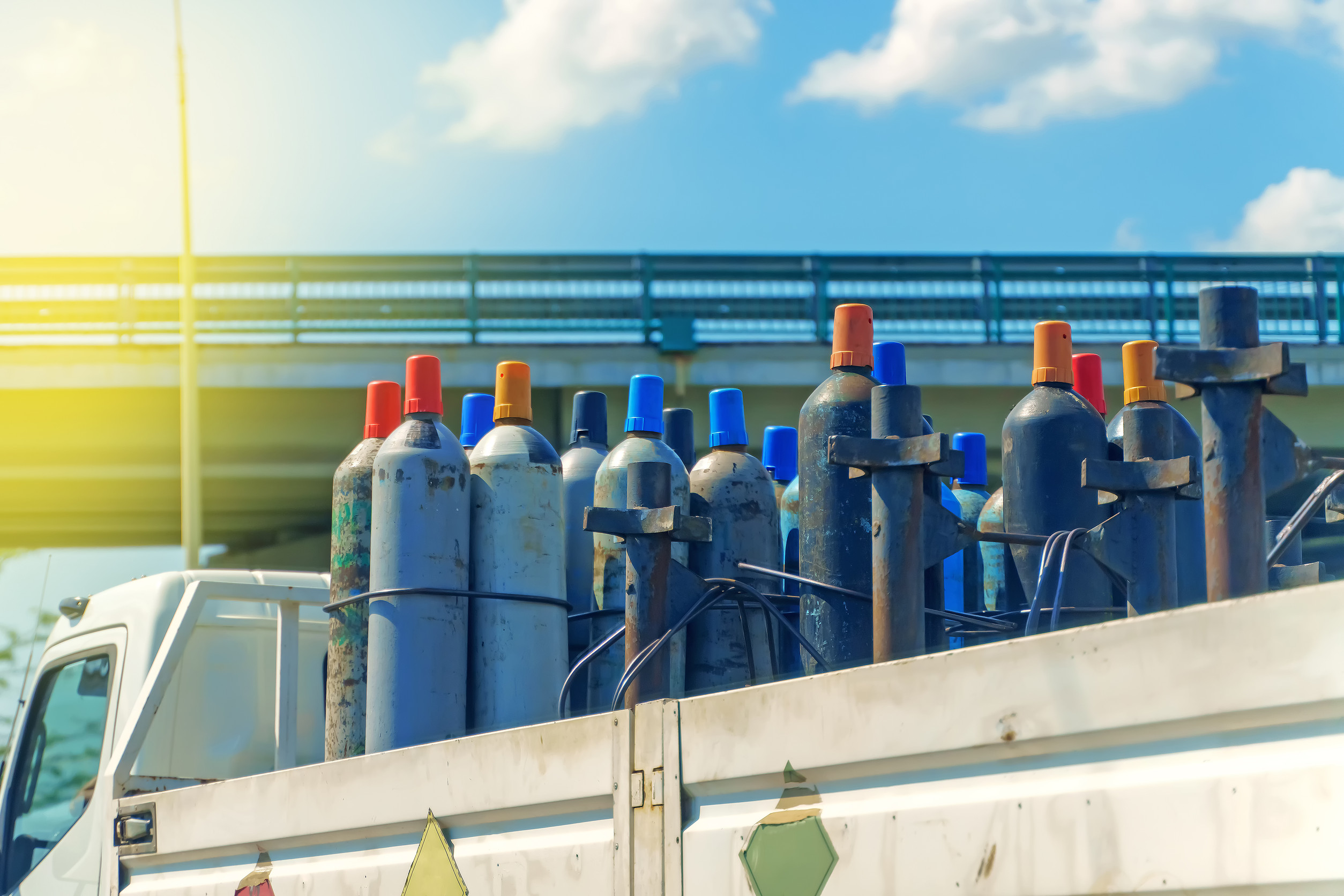 Transportation of metal cylinders for gas welding in the car body ...